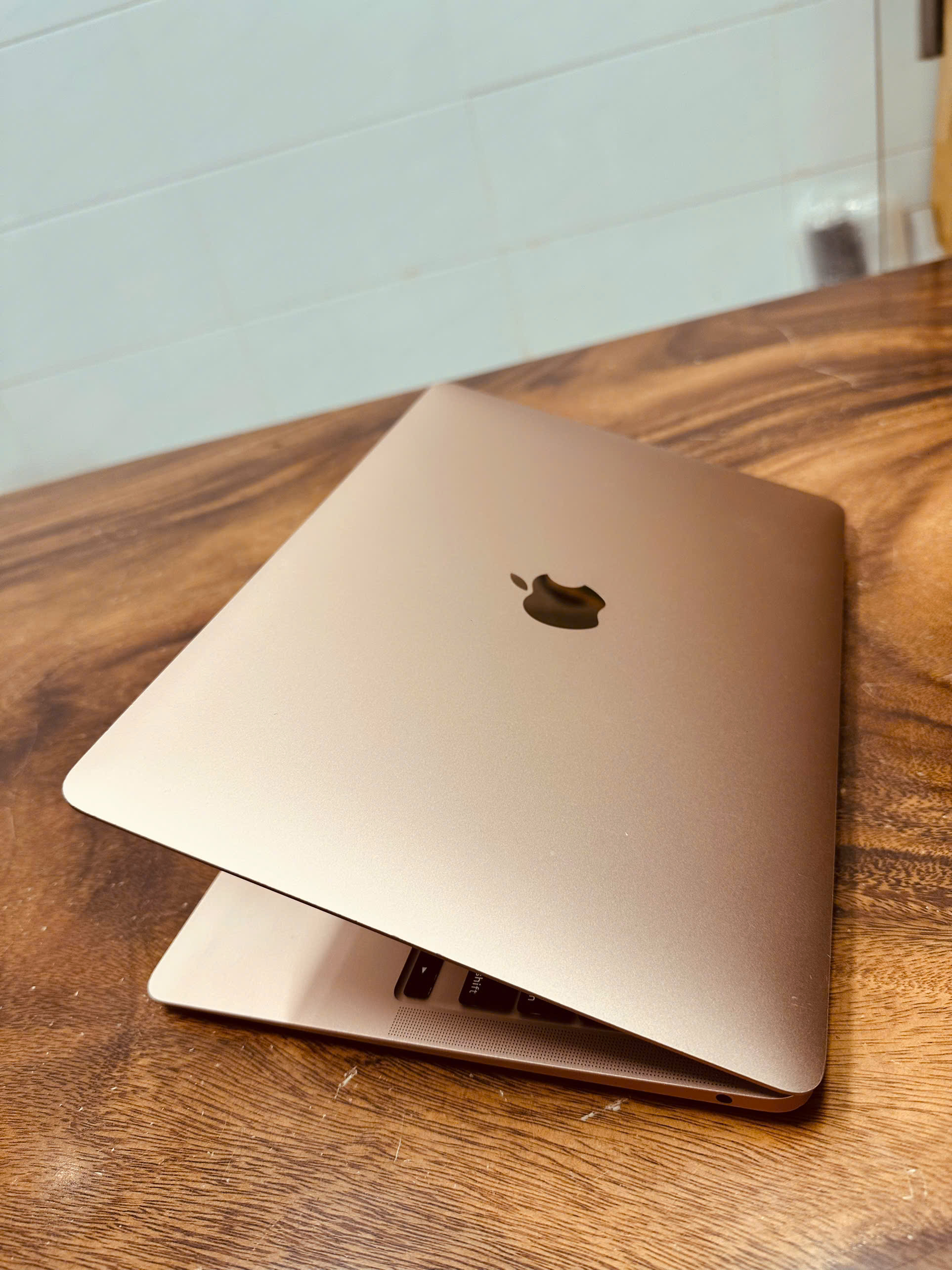 Macbook air M1 2021, ram 8G, ssd 512G